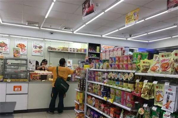 711便利店加盟费多少钱_711便利店加盟费低至33.2万元_711便利店加盟怎么样_加盟一家711要多少钱？全面解析711便利店创业加盟的投资与回报_加盟星百度招商加盟服务平台