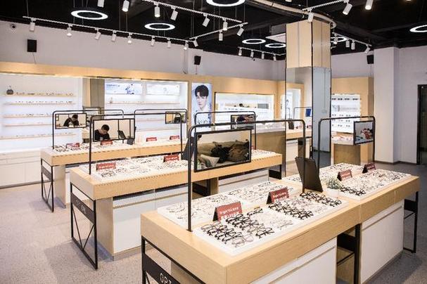 越南眼镜生意火爆，众多创业者争相涌入_加盟星百度招商加盟服务平台